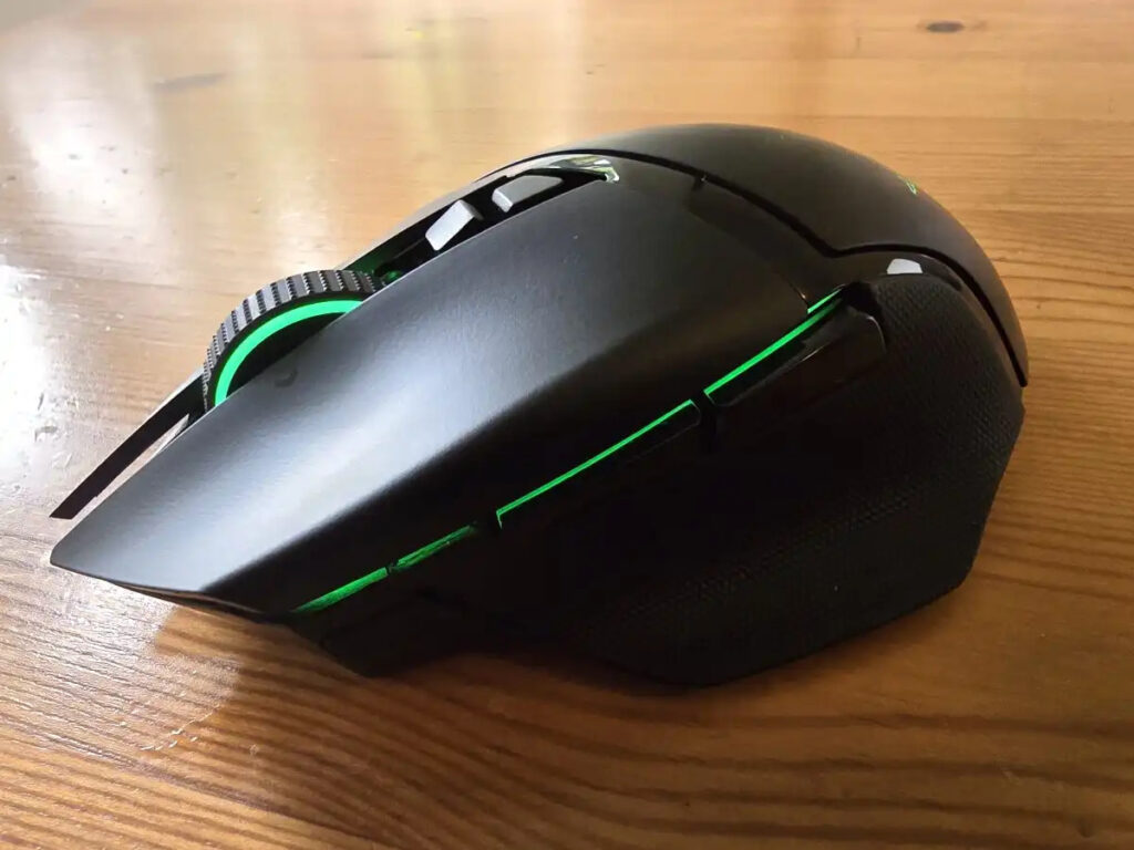 [Review] Đánh giá Razer Basilisk Ultimate: Chuột dành cho chơi game MMO ...